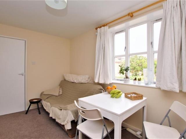 Deers Farm Close, Wisley, Surrey, GU23