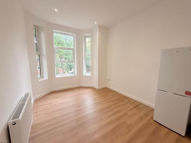 Deerpark Road, Manchester, M16 4 bed apartment to rent £1,450 pcm £335 pw