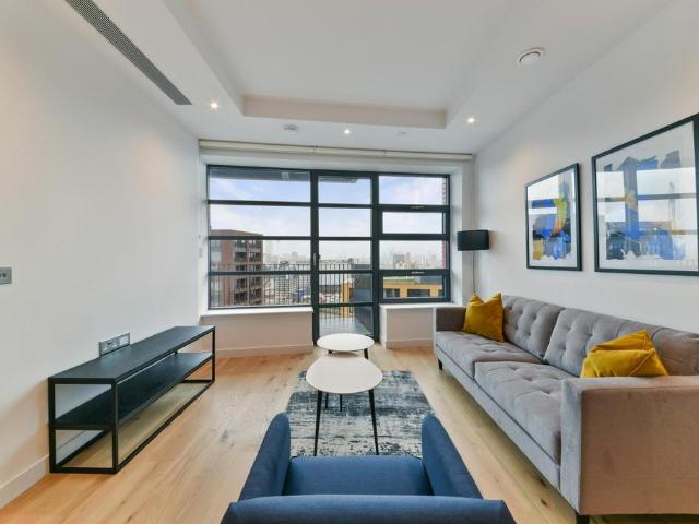Defoe House, London City Island. 1 bed apartment to rent £2,401 pcm £554 pw
