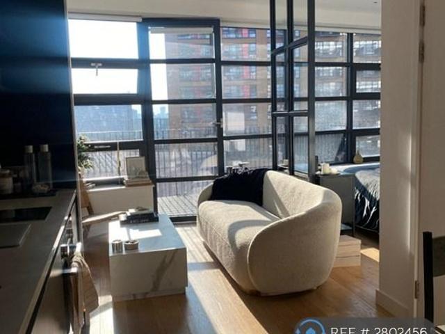 Defoe House, London City Island, E14 Studio to rent £1,875 pcm £433 pw