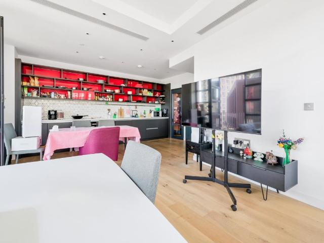Defoe House, London City Island E14, 3 bed flat to rent, £3,800 pcm | PrimeLocation