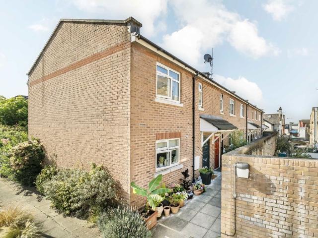 Defoe Place, Tooting SW17, 3 bed terraced house to rent, £3,200 pcm | PrimeLocation