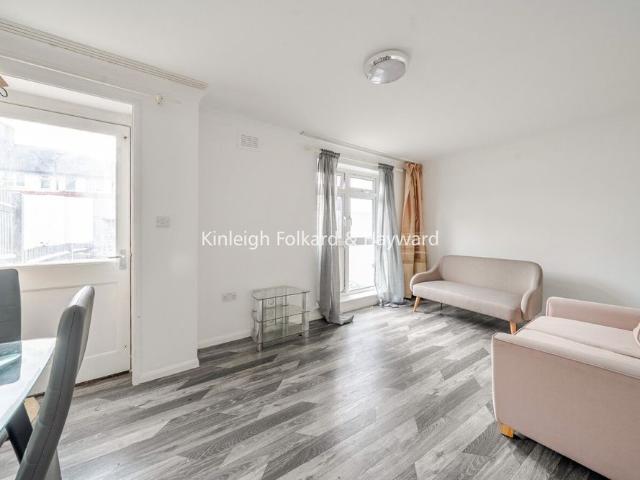 Defoe Place, London, SW17