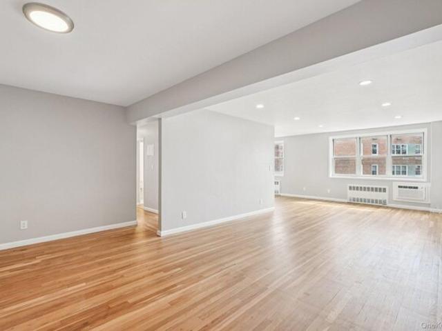 Dehaven Dr Apt C, Yonkers, Property For Sale