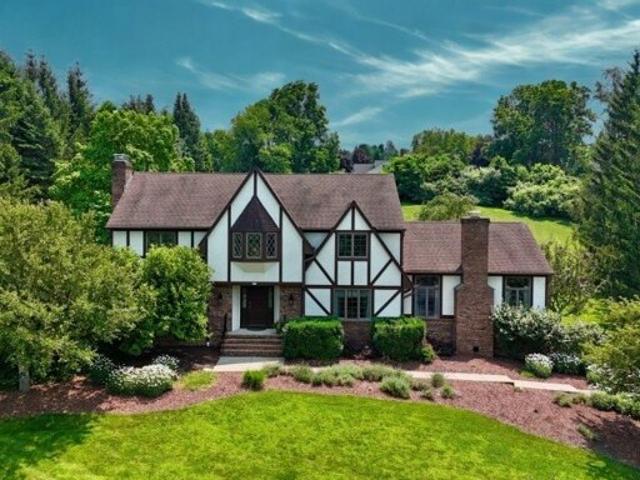 Deire Dr, Sparta, Home For Sale