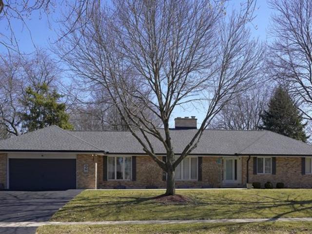 2 Golfview Pl, Dekalb, IL 60115