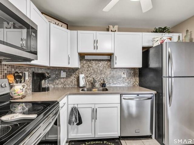 Dekoven Dr Apt,middletown, Condo For Sale