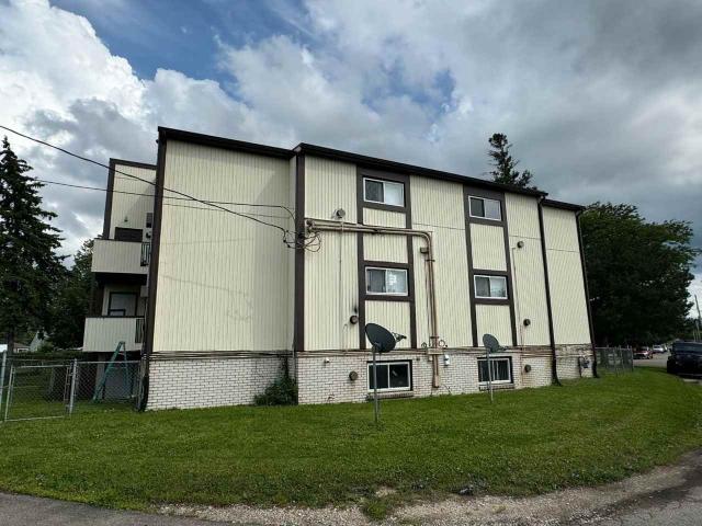 Delta Park 2 Bedroom Apartment for Rent at 400 Dornet Dr, Lansing, MI 48917