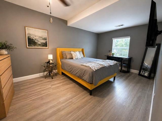 Deluxe Bedroom
