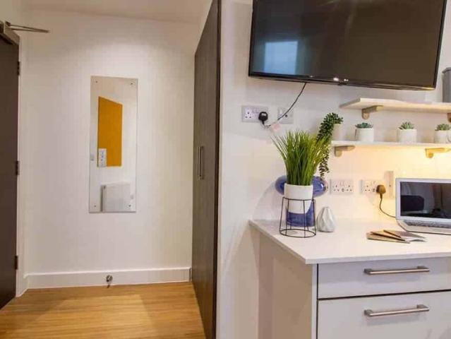 Deluxe Ensuite