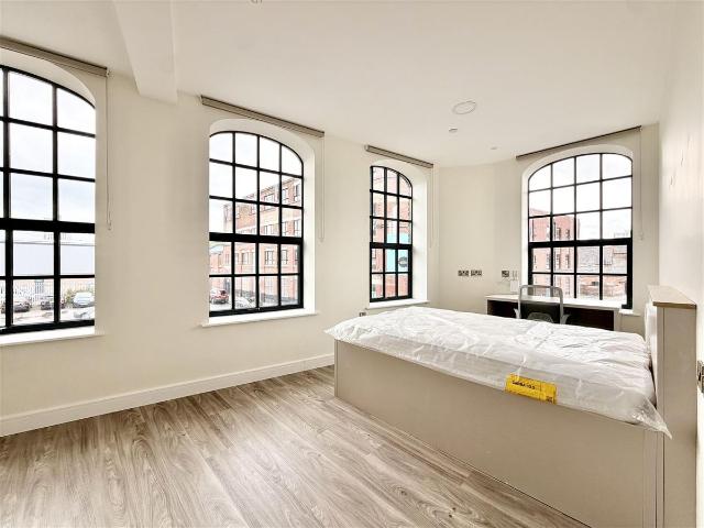 Deluxe First Floor Studio Oracle, Roden Street NG3, Studio to rent, £910 pcm | PrimeLocation