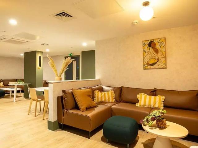 Deluxe Studio Floors 1 12