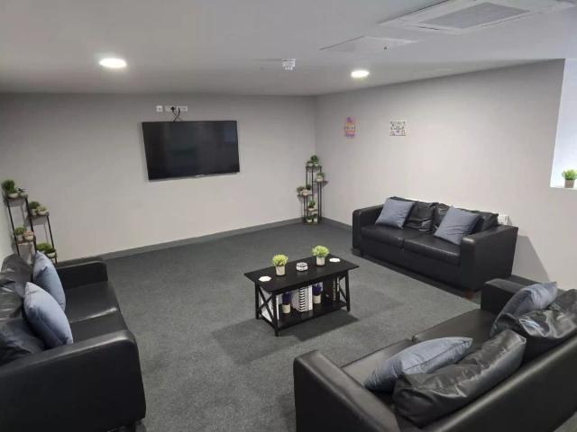 Deluxe Studio | London House