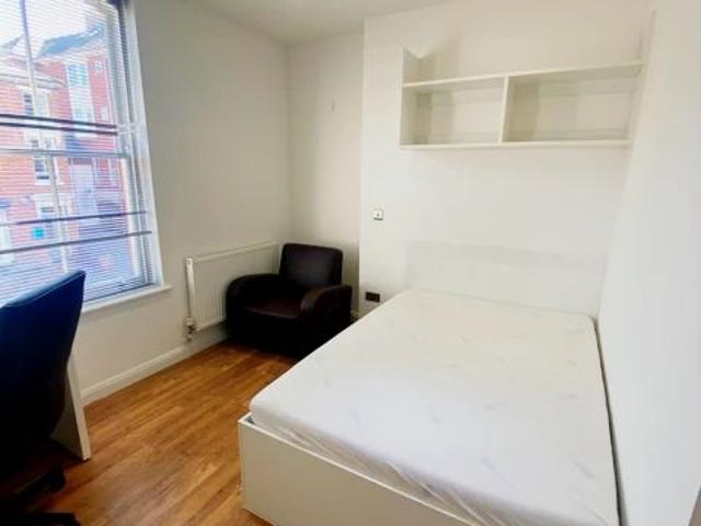 Deluxe Studio