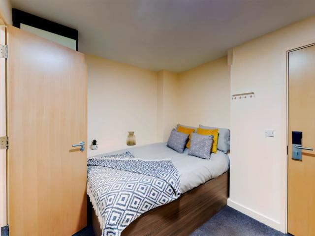 Deluxe Studio