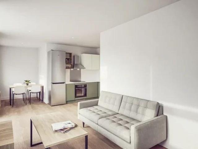 Deluxe Studio