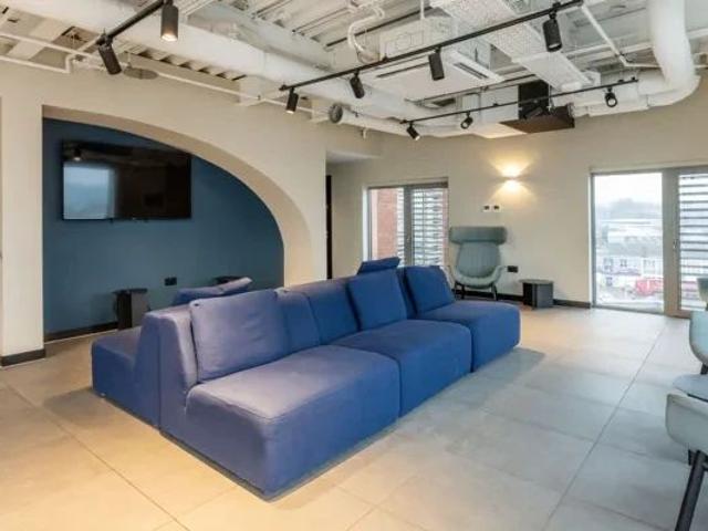 Deluxe Studio
