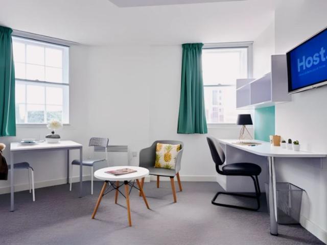 Deluxe Plus Studio