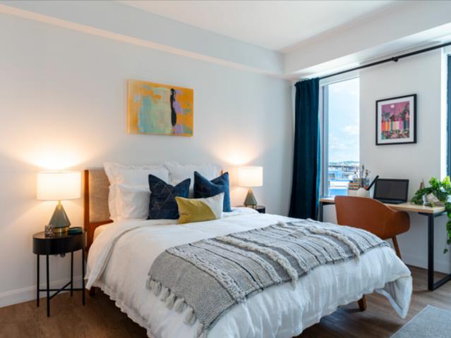 Deluxe Room Park on 151