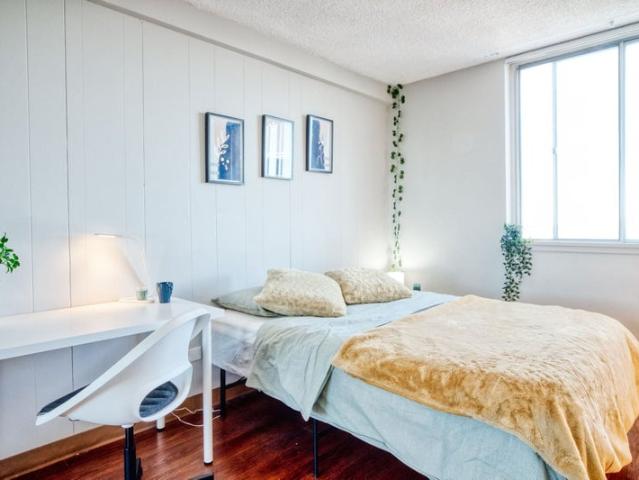 Deluxe Waverly Apartments
