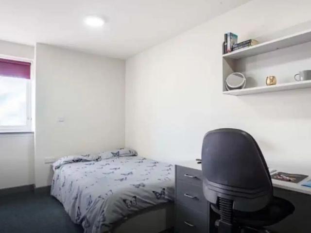 Deluxe Wet Room Studio | London Road