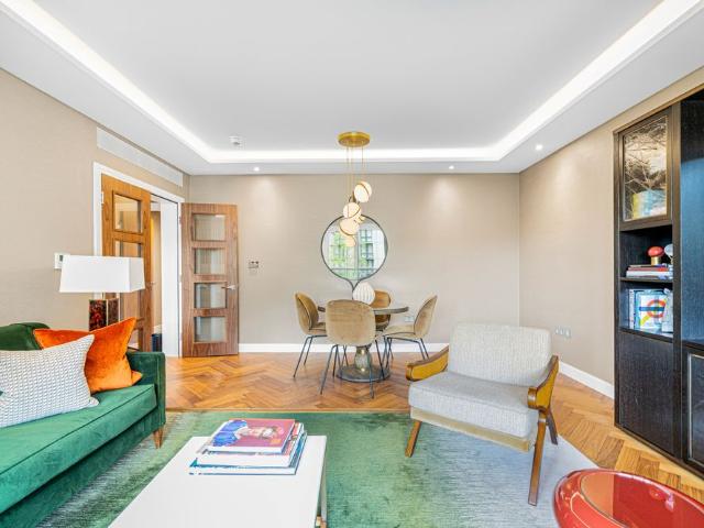 Deluxe two bedroom apartment at Cheval Hyde Park Gate