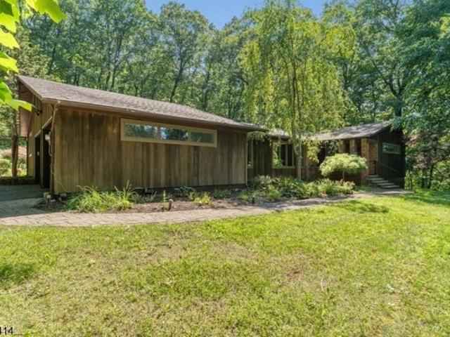 Delwood Rd, Chester Township, Home For Sale