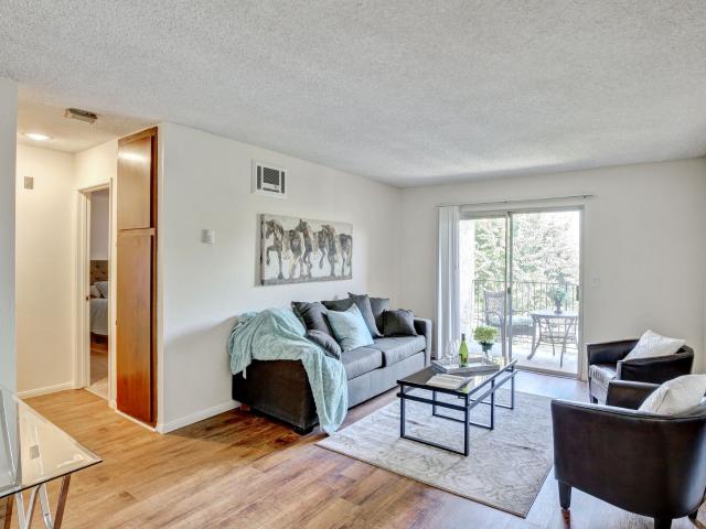 Del Mar Apartment Homes