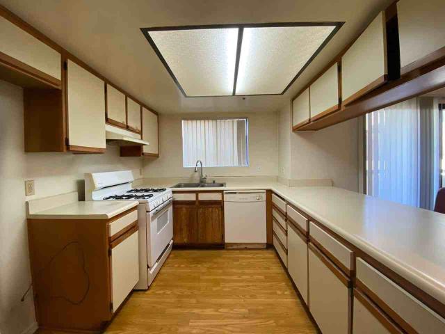 DEL MAR 2 Bedroom Apartment for Rent at 987 E Del Mar Blvd, Pasadena, CA 91106 South Lake