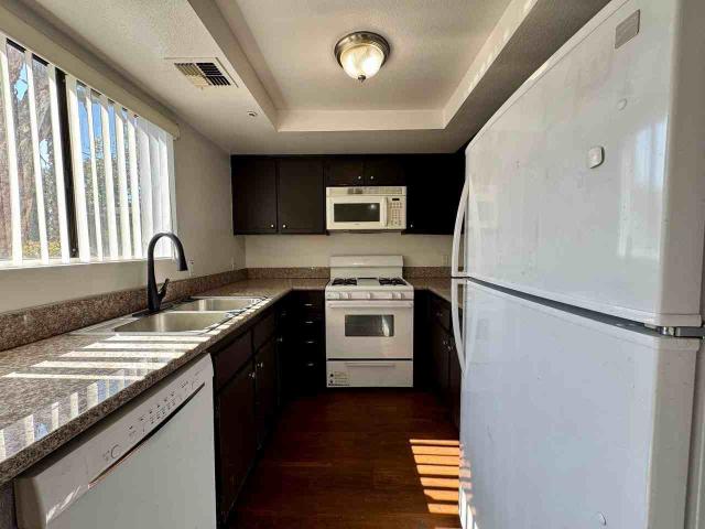 DEL MAR 2 Bedroom Apartment for Rent at 987 E Del Mar Blvd, Pasadena, CA 91106 South Lake