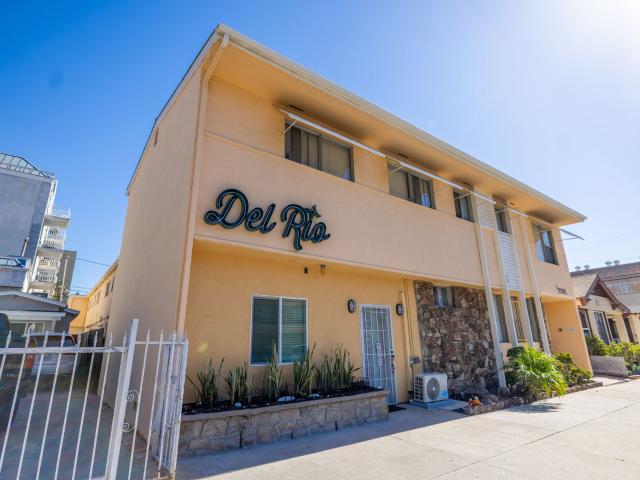 Del Rio Apartments