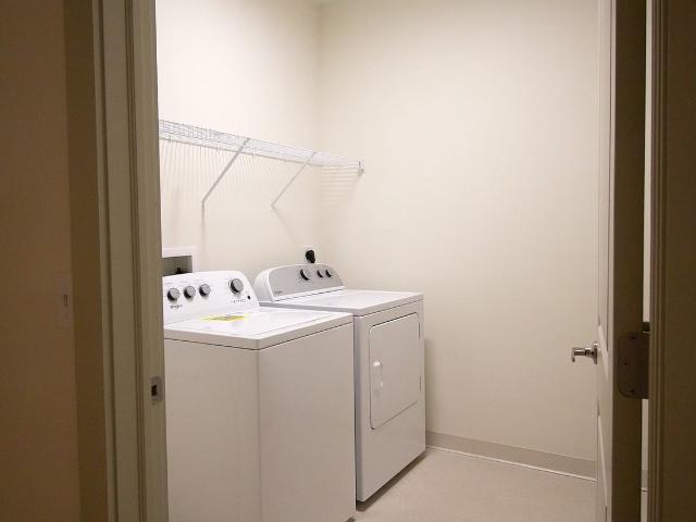 DeLaet's Landing 2 Bedroom Apartment for Rent at 100 New Broadway, Rensselaer, NY 12144