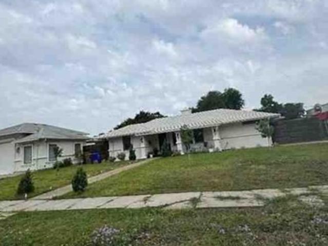 Delaine Dr