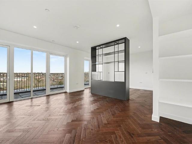 Delamarre House, Brent Cross, NW2 Studio to rent £2,100 pcm £485 pw