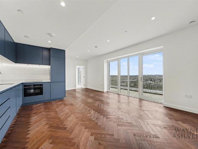 Delamarre House, Brent Cross, NW2 2 bed apartment to rent £3,000 pcm £692 pw