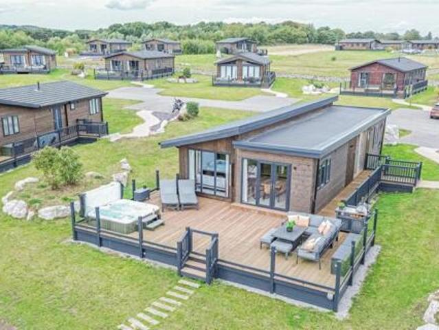 Delamere Lake Sailing Holiday Park, Oakmere, 3 Bedroom Park
