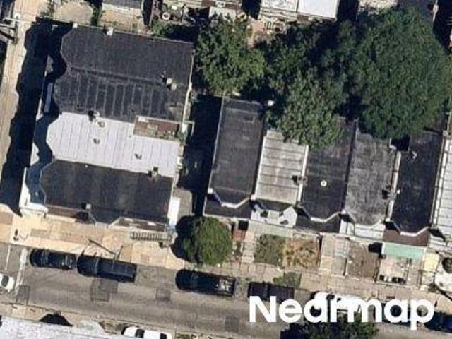 Delancey St