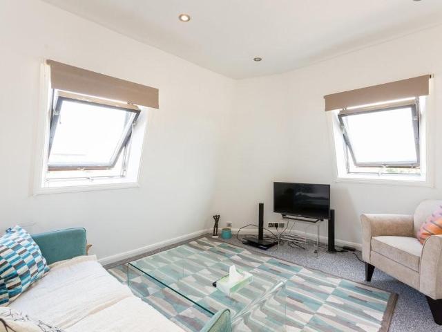 Delancey Street, Camden Regents Park. 2 bed apartment to rent £2,600 pcm £600 pw