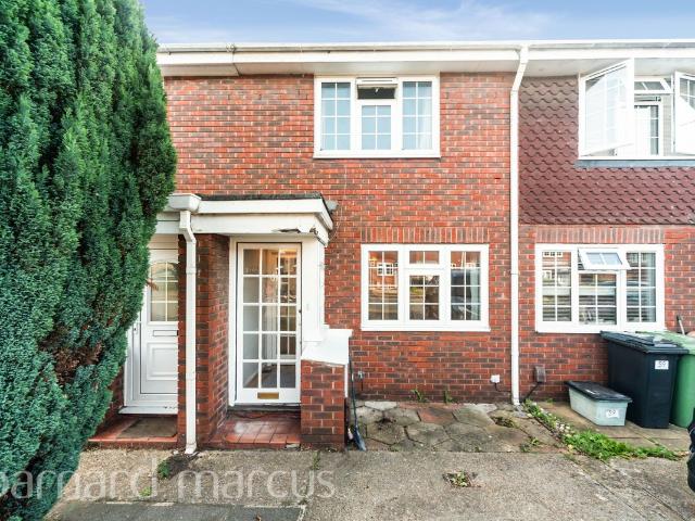 Delaporte Close, Epsom KT17, 2 bed property to rent, £2,000 pcm | PrimeLocation