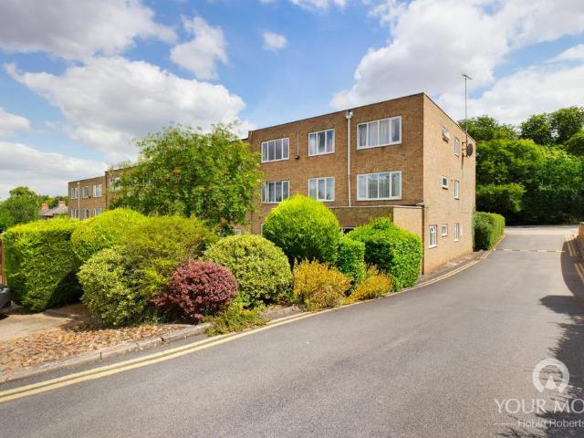 Delapre Court, Northampton NN4 2 bed flat to rent £1,150 pcm £265 pw