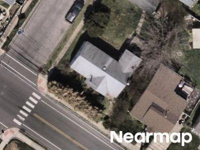 Delawanna Ave