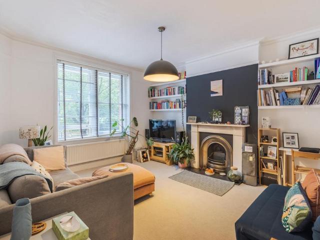 Delaware Road, London Studio to rent £2,747 pcm £634 pw
