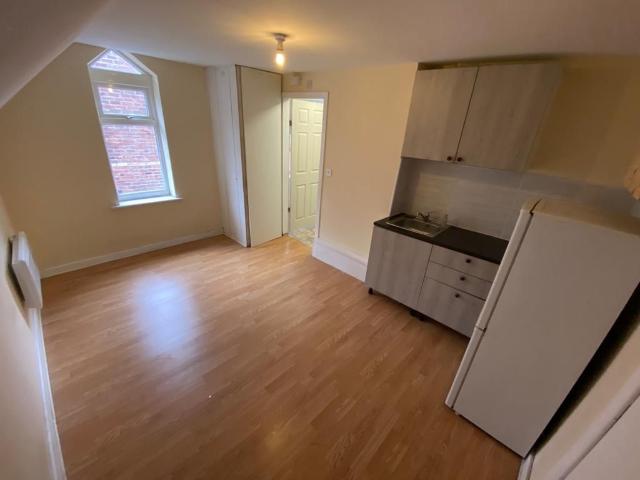 Delaunays Road, Crumpsall, Manchester M8, Studio to rent, £800 pcm | PrimeLocation