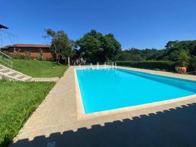 Deliciosa Chácara à Venda em Atibaia SP no Jardim Estância Brasil: 5 Suítes, 2 Salas, piscina, área