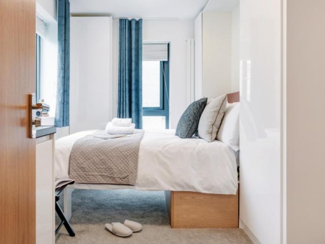 Delightful double ensuite bedroom in Finsbury Park Has a Room