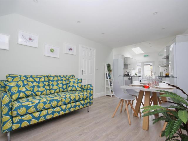 Delightful double ensuite bedroom in Shepherd's Bush Has a Room