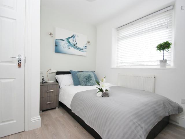 Delightful double ensuite bedroom in Shepherd's Bush Has a Room