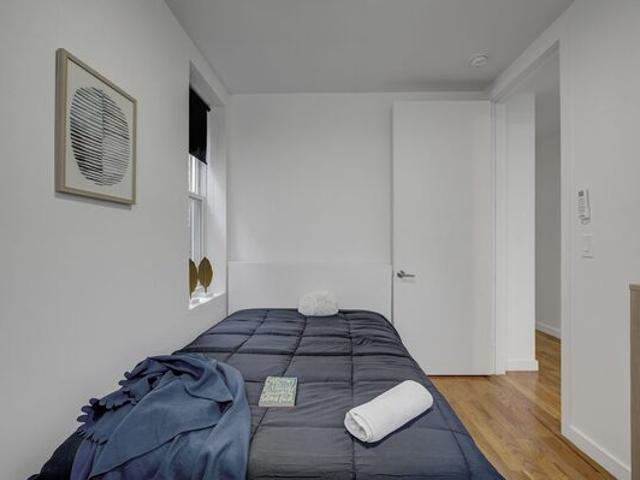 Delightful ROOM at The Woodbine House