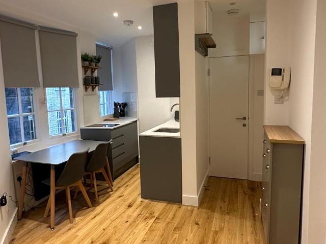 Delightful Studio Flat In Prime Location