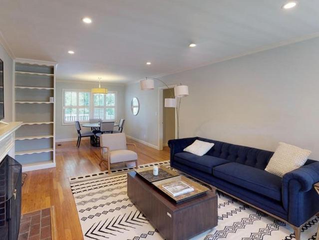 Delightful San Mateo Home With Lovely Patio